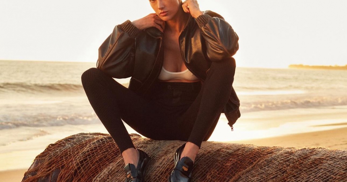 ALESSANDRA AMBROSIO - VOGUE CS